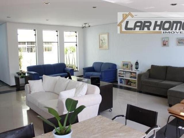 Sobrado para venda em Vila Ré de 250.00m² com 4 Quartos, 3 Suites e 6 Garagens
