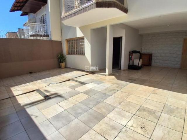 Sobrado para venda em Vila Rezende, Goiânia