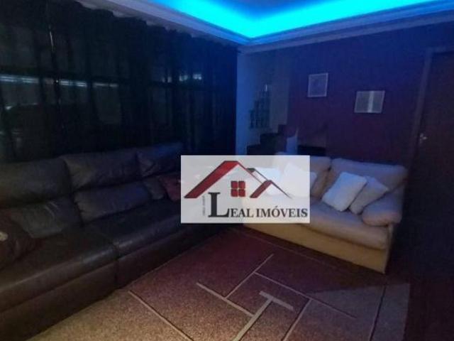 Sobrado para venda em Vila Scarpelli de 240.00m² com 3 Quartos, 2 Suites e 3 Garagens