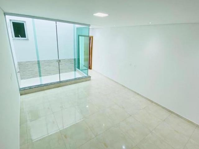 Sobrado para venda em Vila Salete de 200.00m² com 3 Quartos, 3 Suites e 5 Garagens