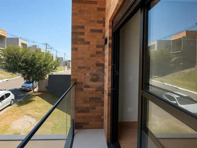 Sobrado para venda em Villas Do Jaguari de 150.00m² com 3 Quartos, 3 Suites e 2 Garagens