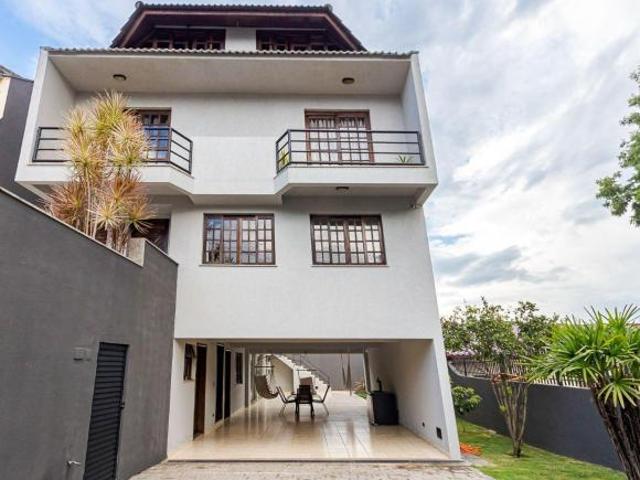Sobrado para venda em Vista Alegre de 352.00m² com 6 Quartos, 2 Suites e 6 Garagens