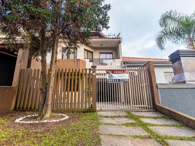 Sobrado para venda em Xaxim de 111.00m² com 3 Quartos, 1 Suite e 2 Garagens