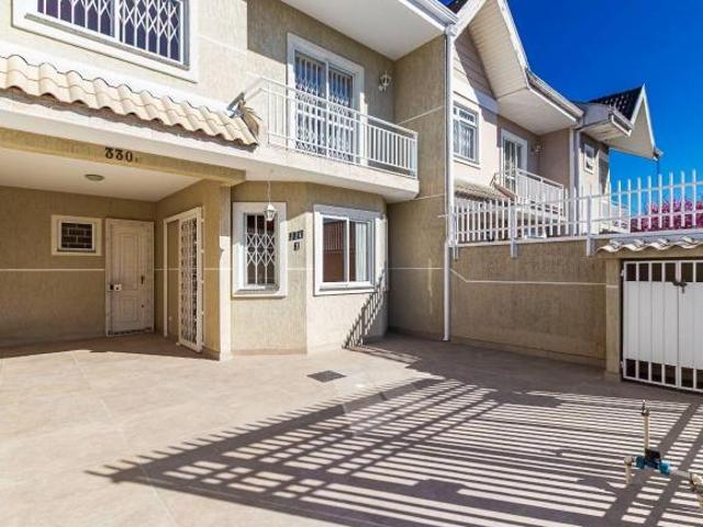 Sobrado para venda em Xaxim de 163.00m² com 4 Quartos, 2 Suites e 3 Garagens