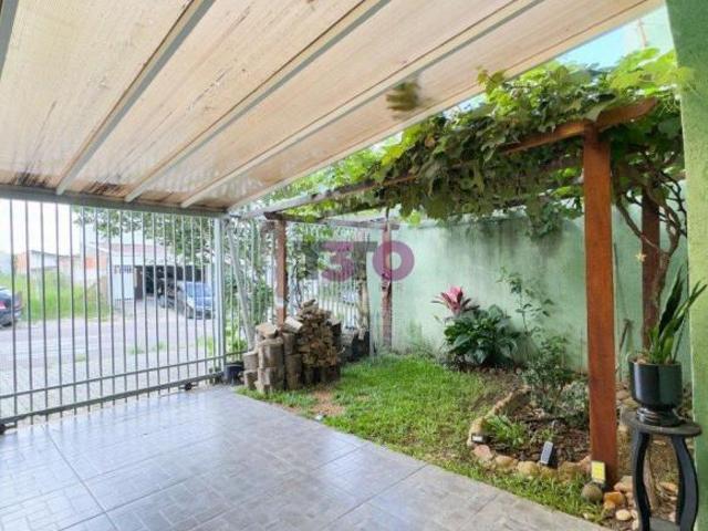 Sobrado para venda em Xaxim de 93.76m² com 3 Quartos e 1 Garagem