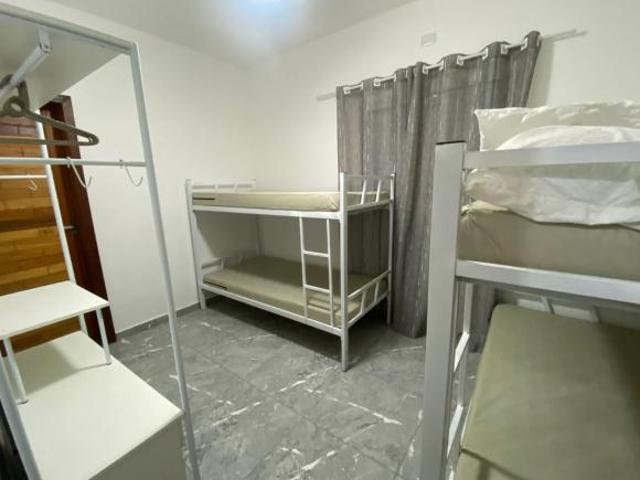 Sobrado para Venda, Itanhaém / SP. Possui piscina, 02 dormitórios