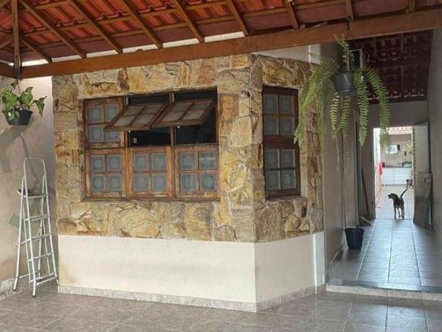 Sobrado para venda no Bairro Jardim das Industrias com 161m² de ÁC E 125m² ÁT, com 03 dormitóri