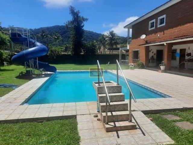Sobrado para venda no Guarujá, próximo a praia