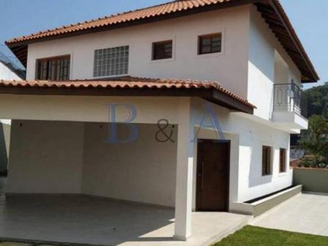 Sobrado para Venda por R$1.700.000,00 com 265m², 4 dormitórios, 8 vagas e 5 banheiros Horto flores