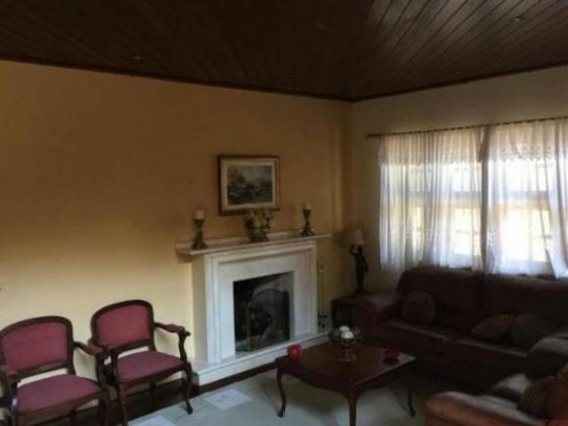 Sobrado para Venda por R$1.700.000,00 com 300m², 4 suites, 4 vagas e 5 banheiros Tremembé, São pau