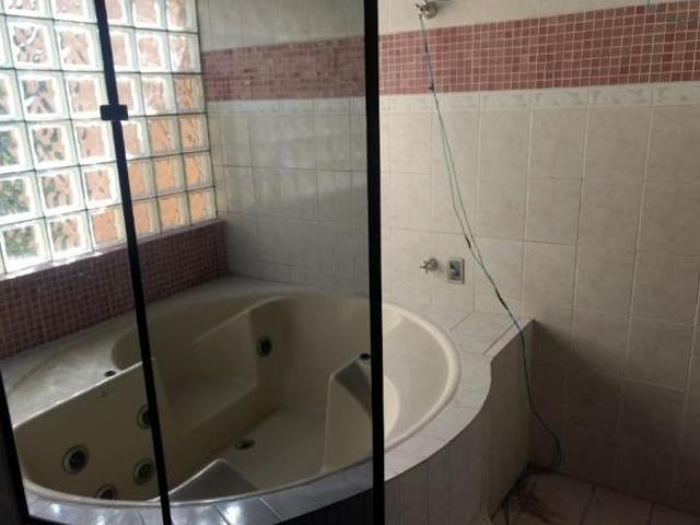 Sobrado para Venda por R$1.000.000,00 com 350m², 3 dormitórios e 1 suite Centro, Cotia / SP Cód