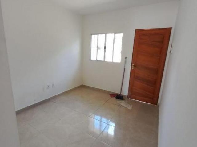 Sobrado para Venda por R$240.000,00 com 2 dormitórios, 2 vagas e 2 banheiros Jardim são miguel, B