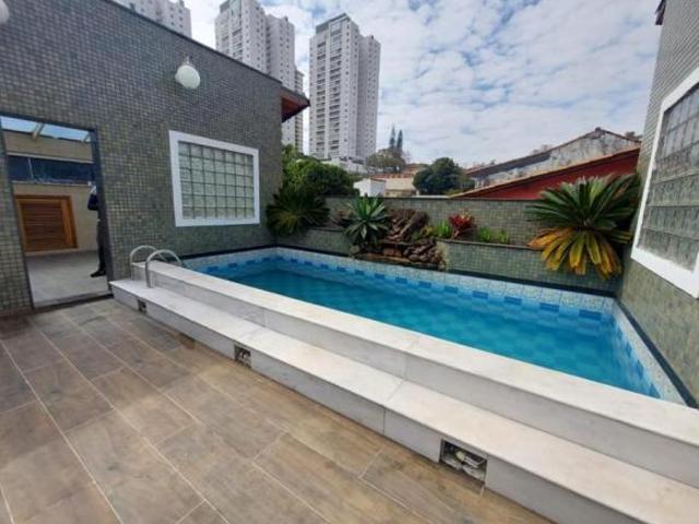 Sobrado para Venda por R$2.200.000,00 com 420m², 3 dormitórios, 3 suites e 3 vagas Conjunto reside