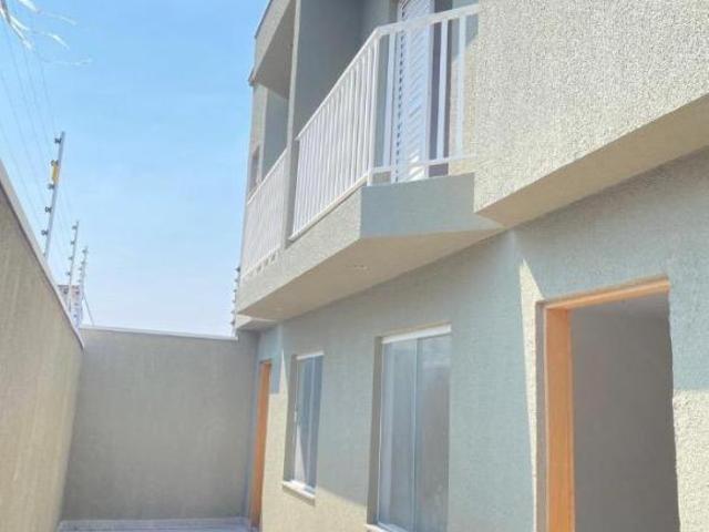 Sobrado para Venda por R$355.000,00 com 61m², 2 dormitórios, 2 suites e 1 vaga Parada xv de novemb
