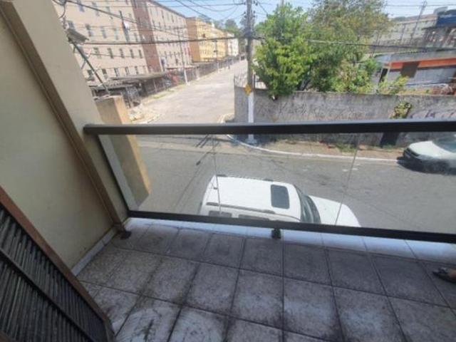 Sobrado para Venda por R$385.000,00 com 220m², 3 dormitórios, 1 suite e 2 vagas Conjunto residenci