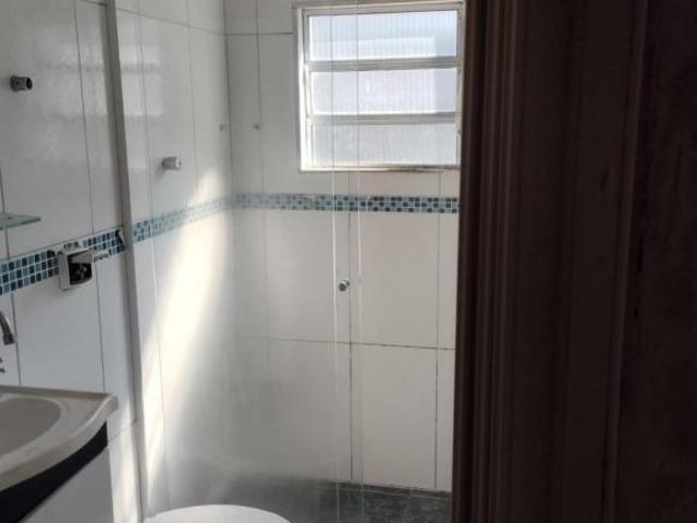 Sobrado para Venda por R$380.000,00 com 200m², 3 dormitórios, 1 vaga e 1 banheiro Jardim santo and