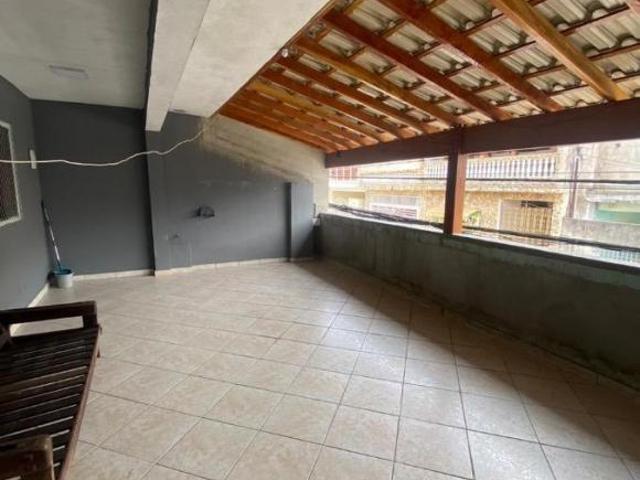 Sobrado para Venda por R$450.000,00 com 140m², 2 dormitórios, 2 suites e 3 vagas Jardim santa mari