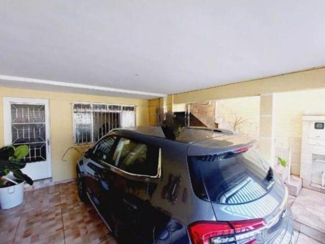 Sobrado para Venda por R$480.000,00 com 233m², 1 sala, 2 banheiros e 2 vagas Itaquera, São paulo /