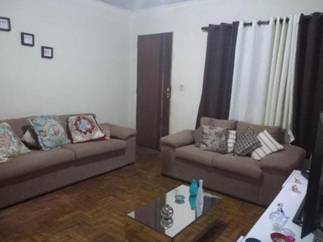 Sobrado para Venda por R$580.000,00 com 250m², 5 dormitórios, 2 vagas e 2 banheiros Jardim itapemi