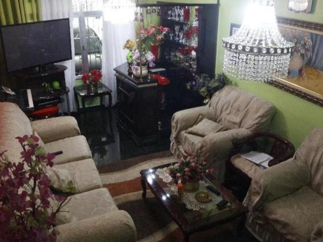 Sobrado para Venda por R$600.000,00 com 230m², 3 dormitórios, 2 vagas e 3 banheiros Vila pedroso