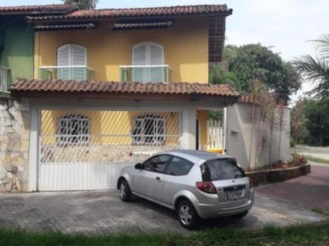 Sobrado para Venda por R$700.000,00 com 110m², 3 dormitórios, 4 vagas e 3 banheiros São lourenço