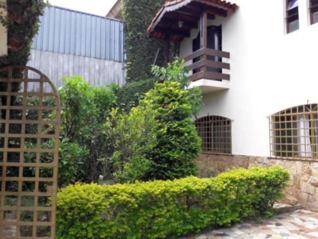 Sobrado para Venda por R$700.000,00 com 300m², 2 dormitórios, 1 suite e 10 vagas Parque santa rita