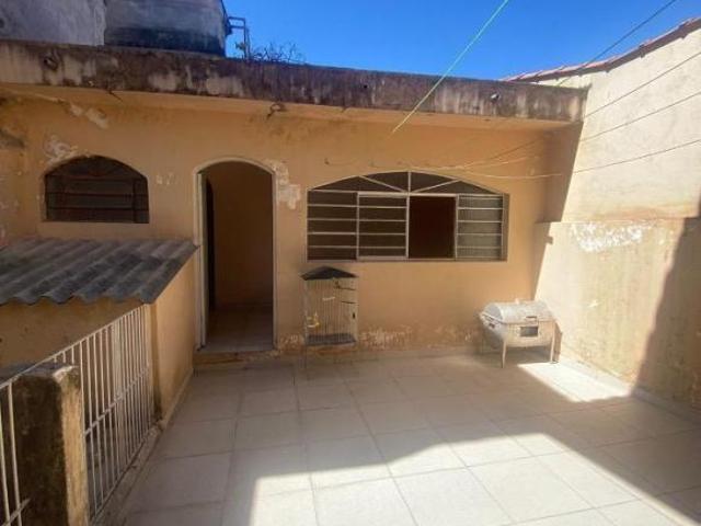 Sobrado para Venda por R$700.000,00 com 600m², 3 dormitórios, 1 suite e 1 vaga Parque cruzeiro do