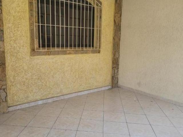 Sobrado para Venda por R$700.000,00 e Aluguel á R$3.000,00/Mês com 3 dormitórios, 1 suite e 2 vagas