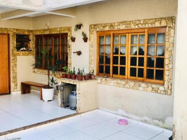 Sobrado para Venda por R$850.000,00 com 200m², 4 dormitórios, 2 vagas e 4 banheiros Jardim são vic