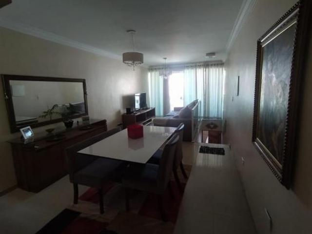 Sobrado para Venda por R$850.000,00 com 247m², 3 dormitórios, 2 suites e 4 vagas Penha de frança