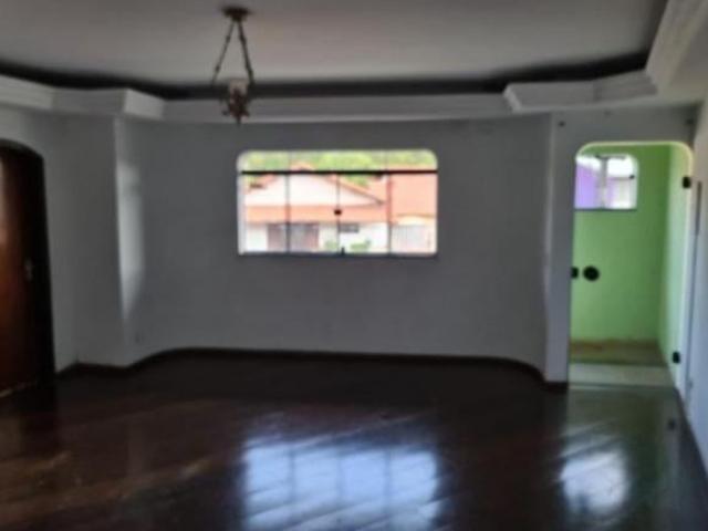 Sobrado para Venda por R$970.000,00 com 250m², 3 dormitórios, 2 suites e 5 vagas Jardim nossa senh