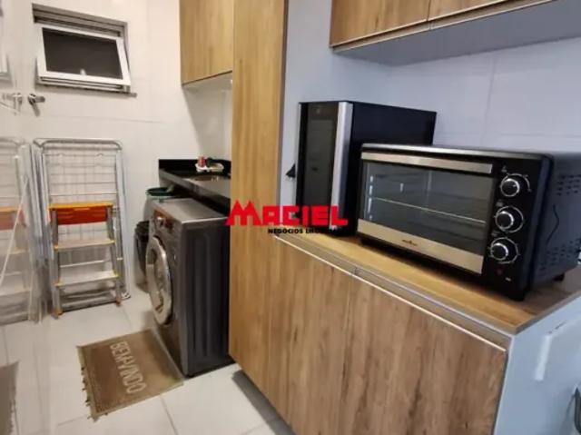 Sobrado para venda possui 105 metros quadrados com 3 quartos