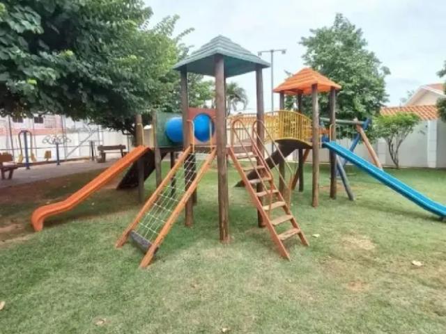 Sobrado para venda possui 137 metros quadrados com 3 quartos