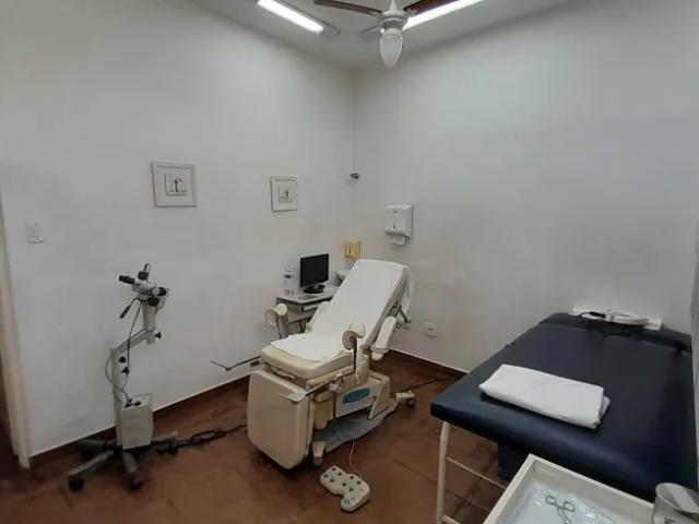 Sobrado para venda possui 280 metros quadrados com 8 quartos em Tatuapé São Paulo SP