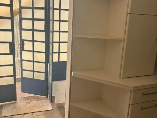 Sobrado para venda possui 332 metros quadrados com 4 quartos