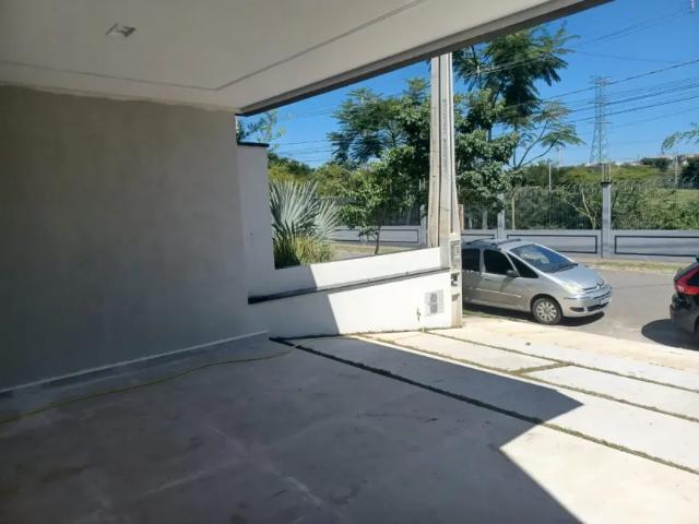 Sobrado para venda tem 200 metros quadrados com 3 quartos