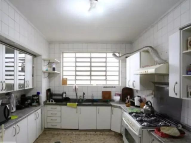 Sobrado para venda tem 400 metros quadrados com 4 quartos em Parque Colonial São Paulo SP