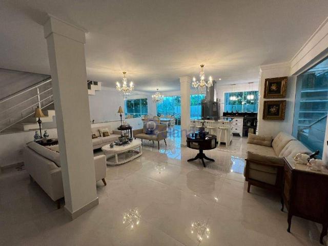 Sobrado para Venda/Aluguel com 4 quartos, 269 m² por R$ 2.765.000