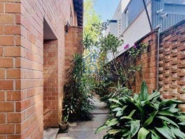 Sobrado para Venda/Aluguel com 4 quartos, 340 m² por R$ 6.400.000