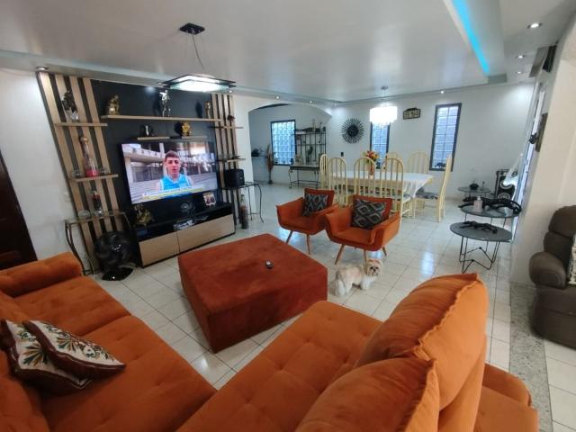 Sobrado para Venda/Aluguel com 4 quartos, 420 m² por R$ 1.400.000