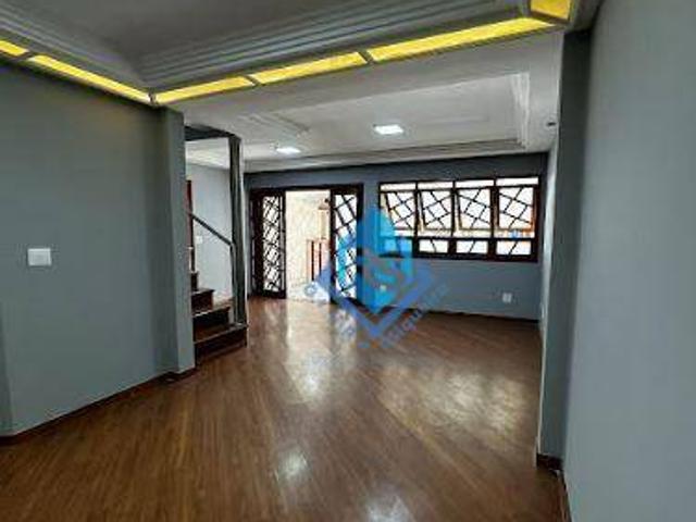 Sobrado para Venda/Aluguel com 7 quartos, 380 m² por R$ 1.320.000