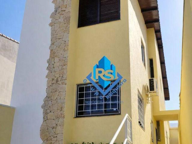 Sobrado para Venda/Aluguel com 3 quartos, 202 m² por R$ 950.000