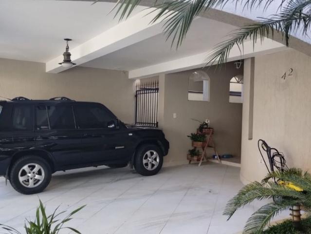 Sobrado para Venda/Aluguel com 3 quartos, 258 m² por R$ 2.200.000
