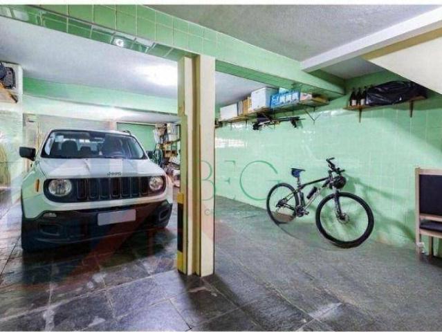 Sobrado para Venda/Aluguel com 3 quartos, 250 m² por R$ 960.000
