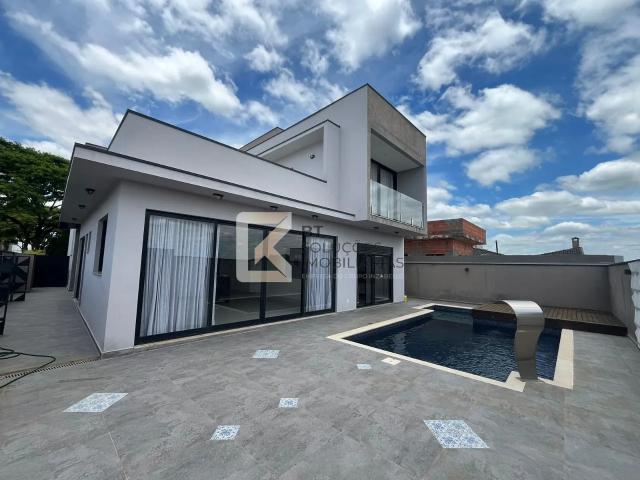 Sobrado para Venda/Aluguel com 3 quartos, 300 m² por R$ 2.650.000