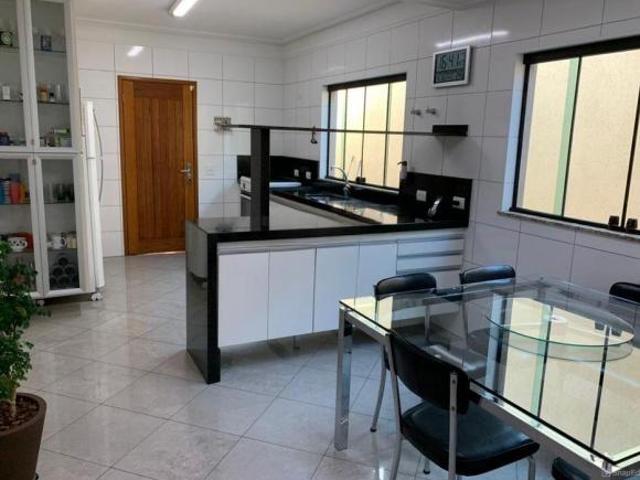 Sobrado Parque São Domingos, 4 dormitorios, sendo 2 suites e 4 vagas