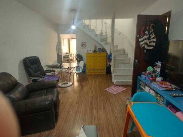 Sobrado/ Planalto Paulista/ 2 quartos / 2 banheiros/ Dependência de Serviço/ 2 vagas