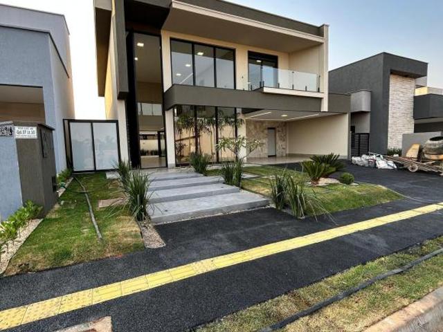 Sobrado Portal do Sol Green Sobrado com 4 Quarto s por R$ 2900000.00 no setor Residencial Goiânia