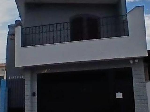 Sobrado principal + 2 casas adicionais no quintal à venda por R$ 650.000 Parque Vitória São Paul
