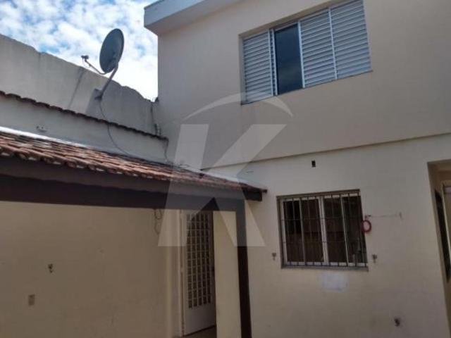 Sobrado próximo com 3 dormitórios, 2 vagas na Vila Constança